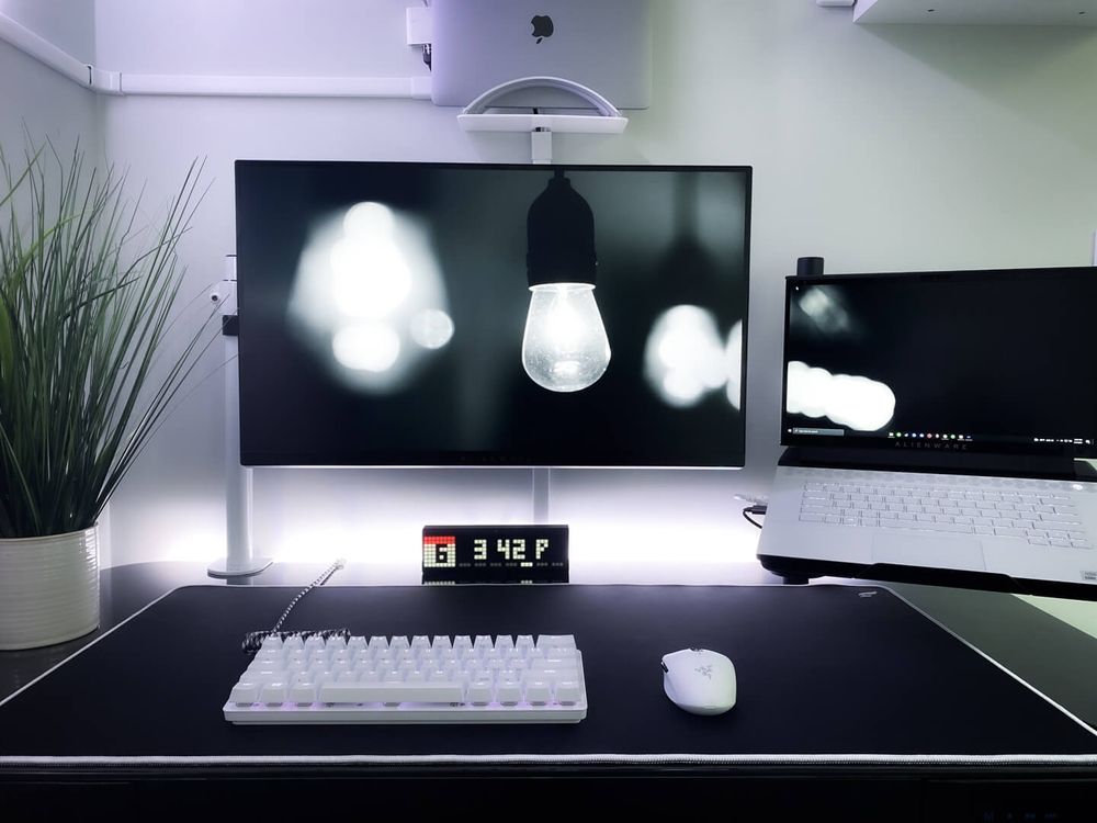 Minimalist Alienware Battlestation