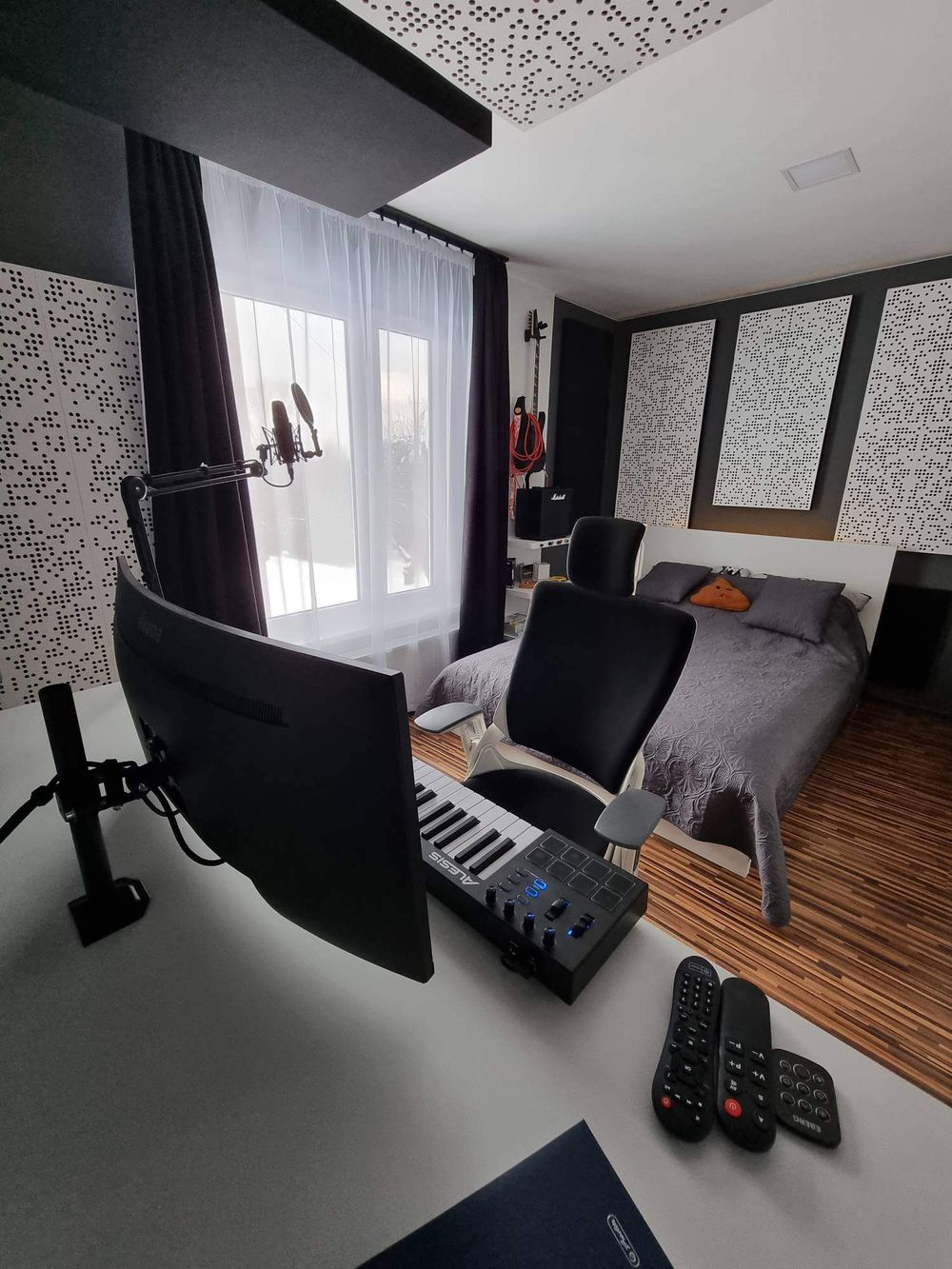 Minimalist Music Production Setup