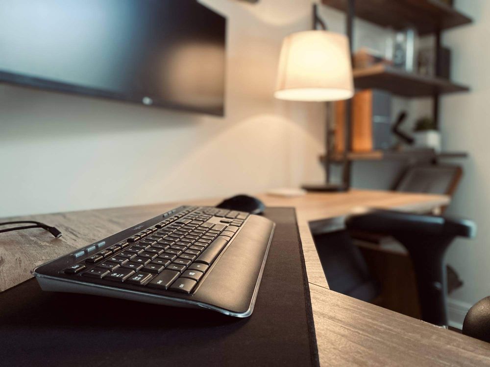 L-shaped Desk Setup