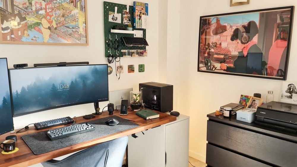 Cosy IKEA KARLBY Desk Setup