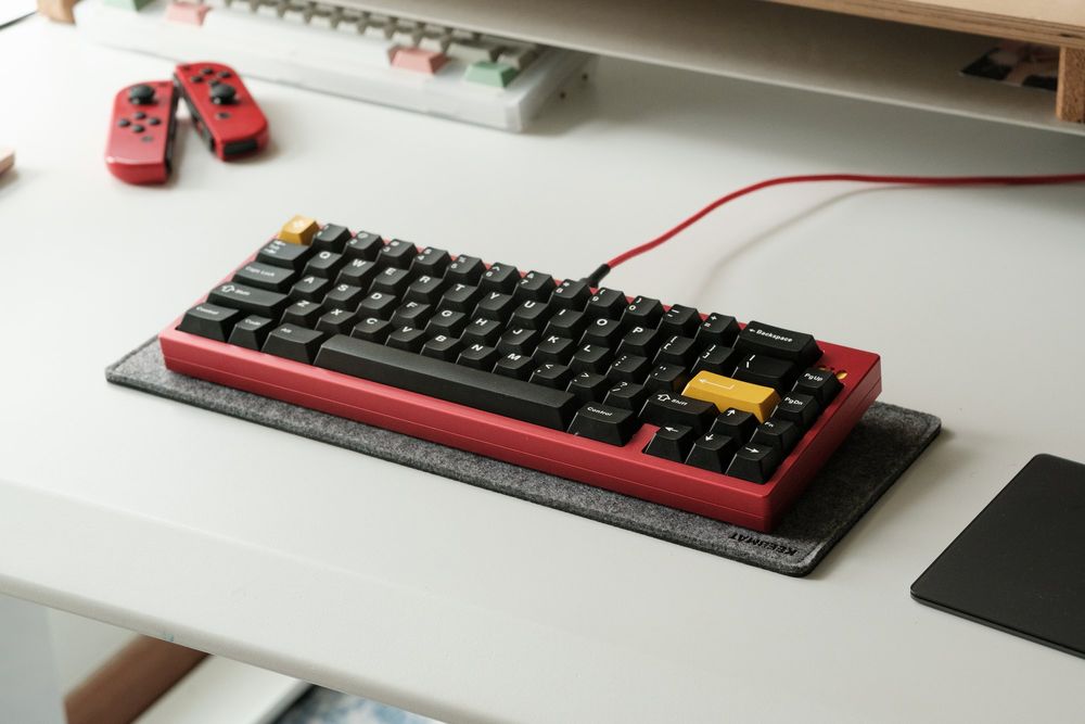 Clean Desk Setup with Mechanical Keyboards