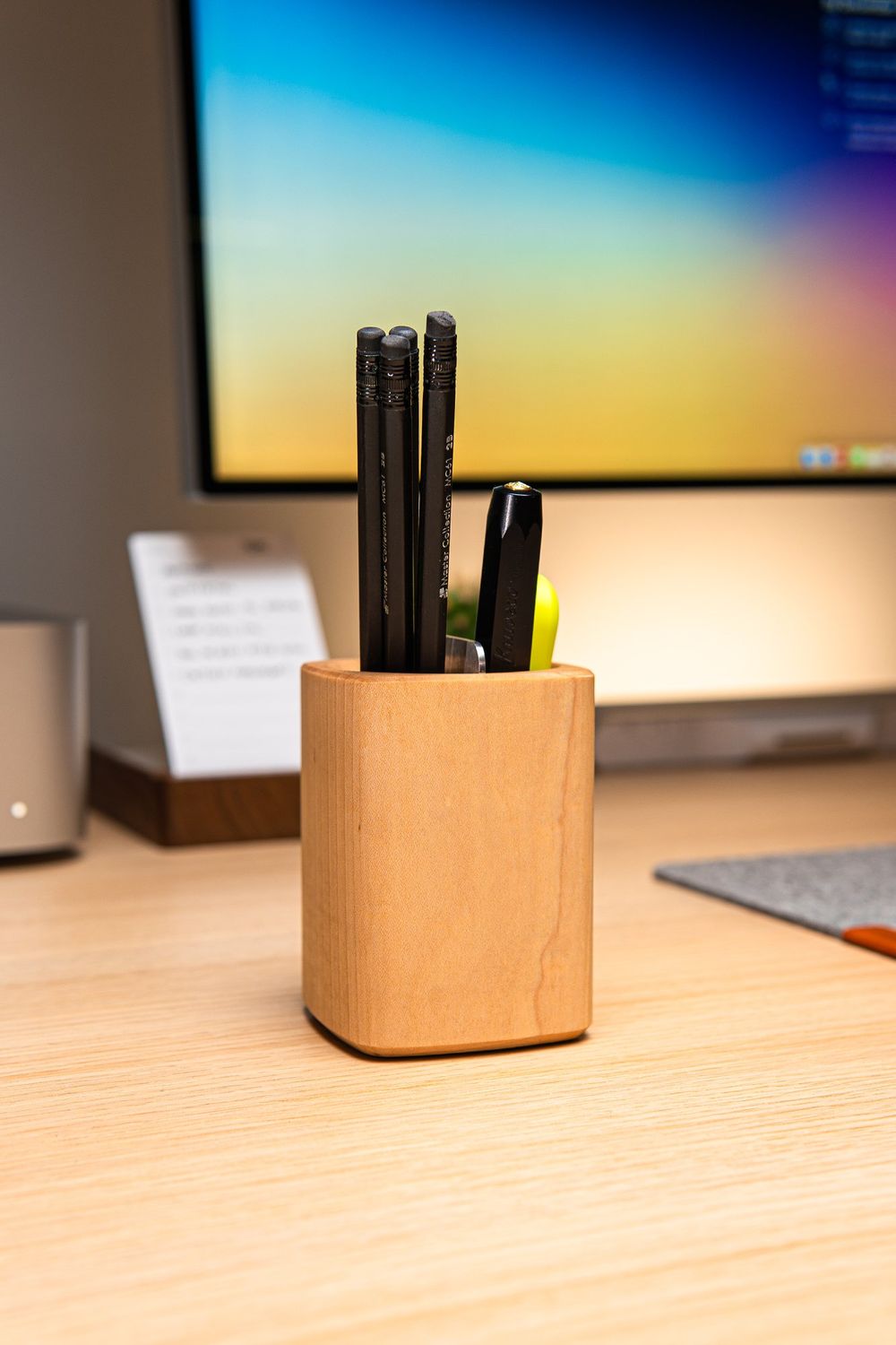 Minimal and Functional Workspace of a Creative Director