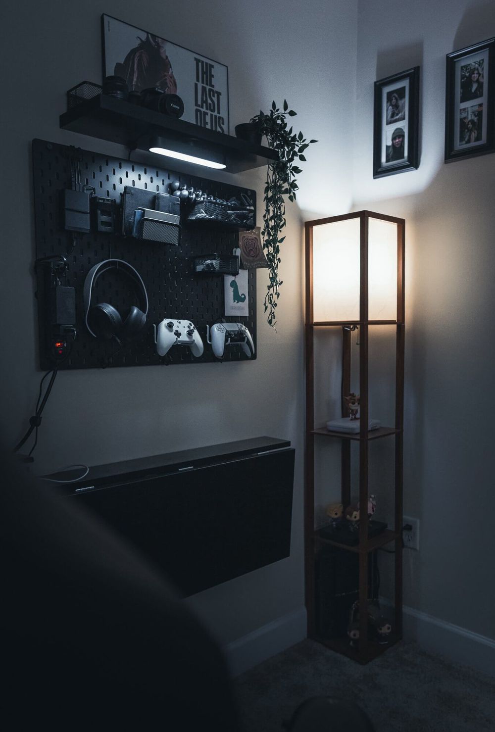 13 Small Desk Setup Ideas That Actually Work (With Real Examples)