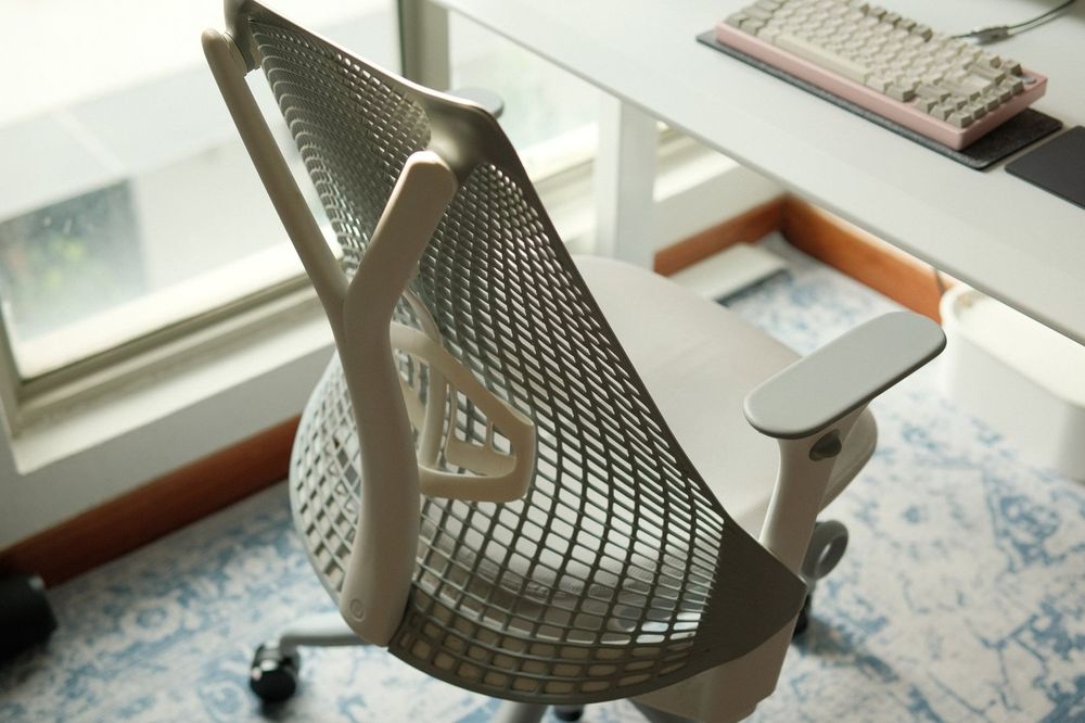 13 Small Desk Setup Ideas That Actually Work (With Real Examples)