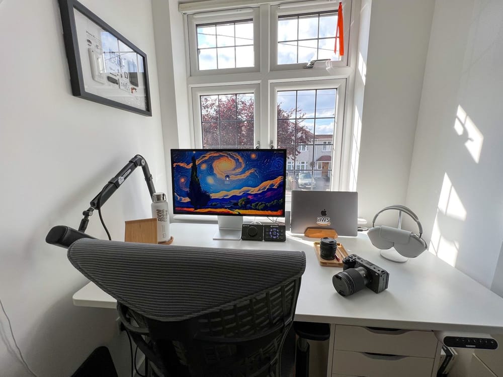 8 Apple Desk Setup Ideas
