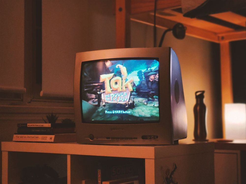 13 Small Desk Setup Ideas That Actually Work (With Real Examples)