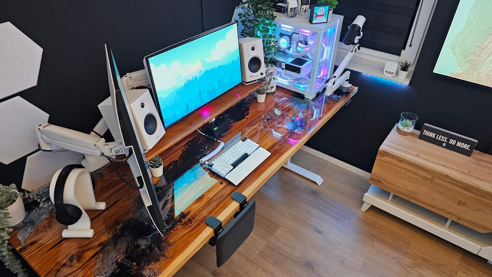 Modern RGB Desk Setup and Battlestation