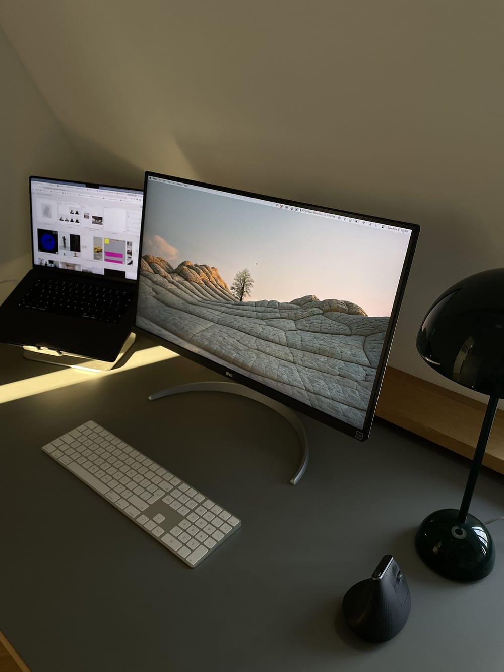 Simple Desk Setup