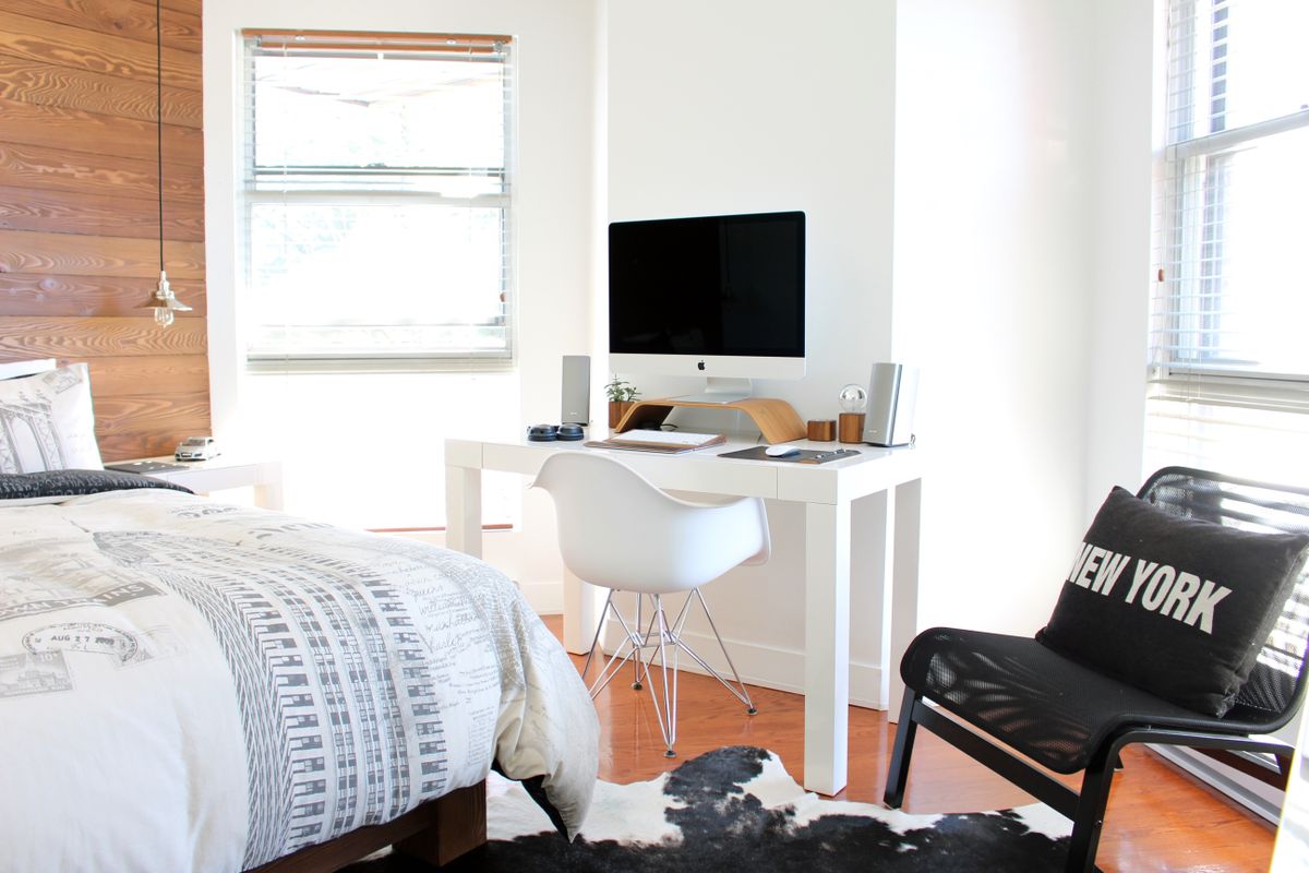 How to Set up a Home Office in Your Bedroom