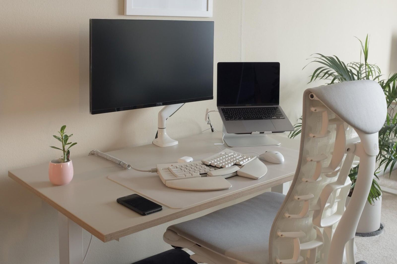58 Best Standing Desks (With Photos From Real People)