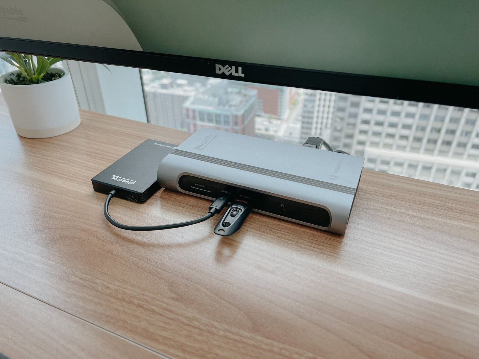 Minimal Standing Desk Setup