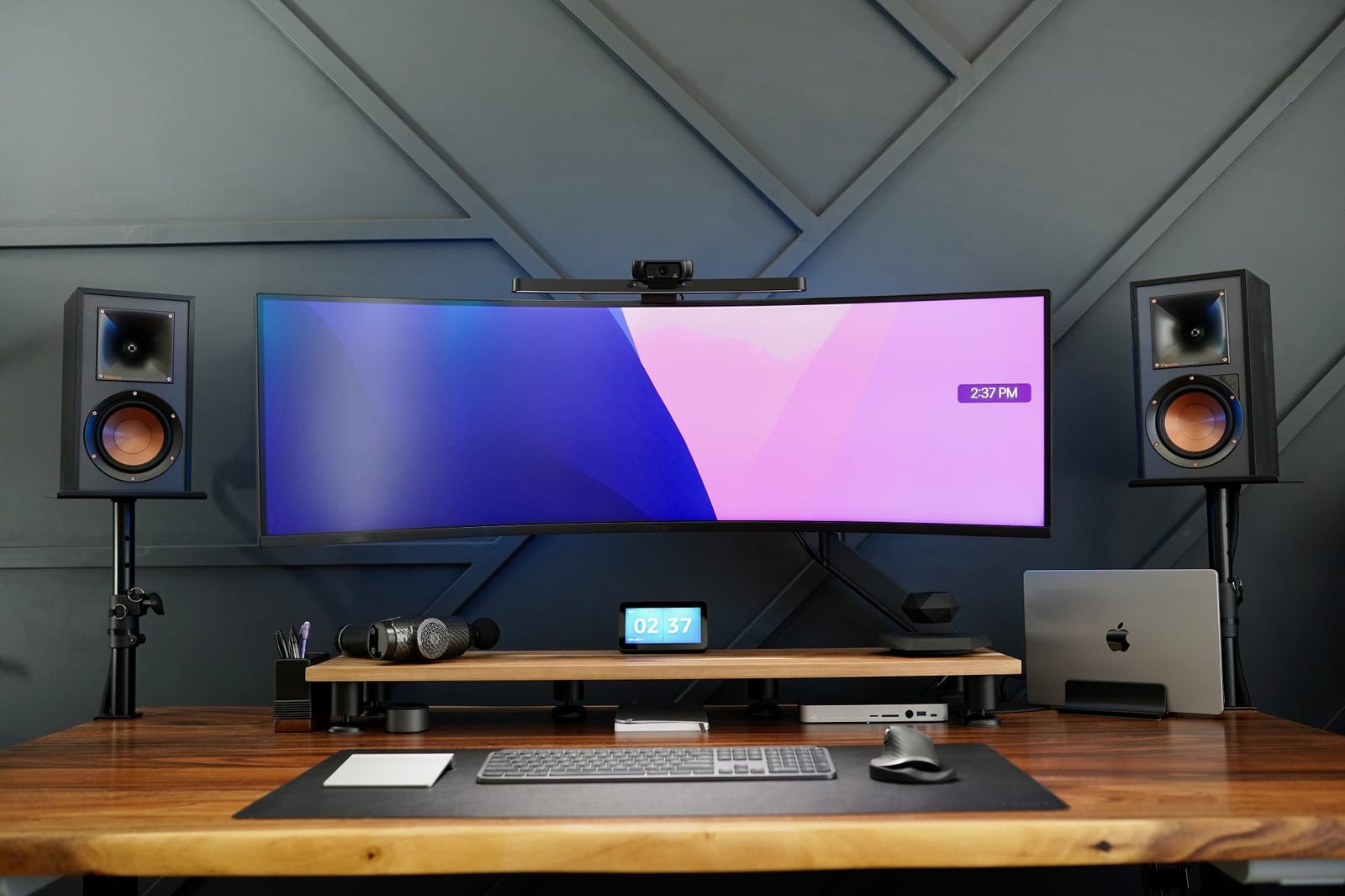 Super Ultrawide Desk Setup