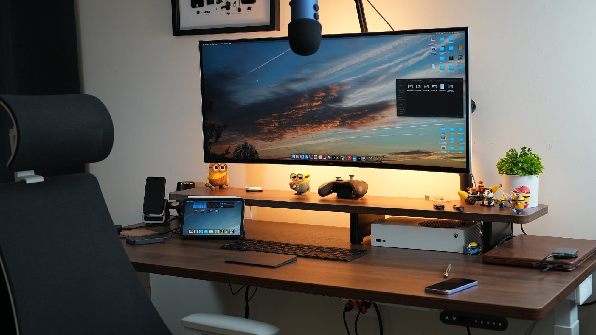 Cosy YouTube Desk Setup with a Wide Screen