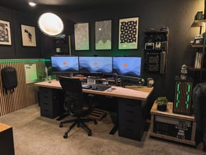 Minimalist Apple Setup by BasicAppleGuy