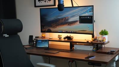 Top 24 Minimalist Desk Setup Ideas for 2024