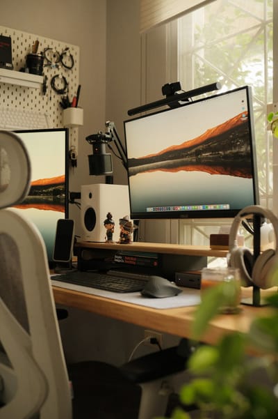 8 Apple Desk Setup Ideas