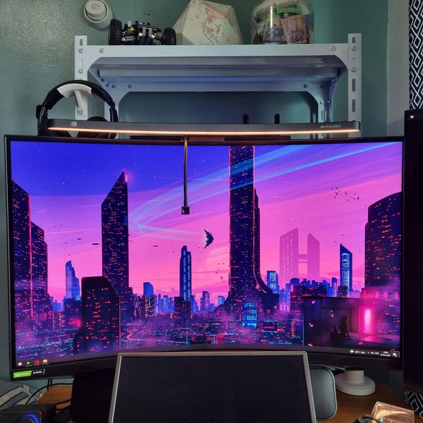 Small Space Desk Setup