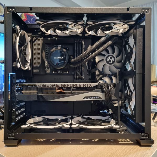 Small Space Desk Setup