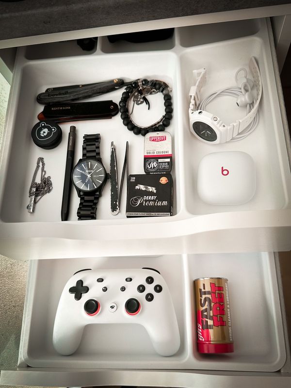 13 Small Desk Setup Ideas That Actually Work (With Real Examples)