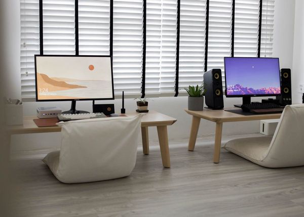 Top 24 Minimalist Desk Setup Ideas for 2024