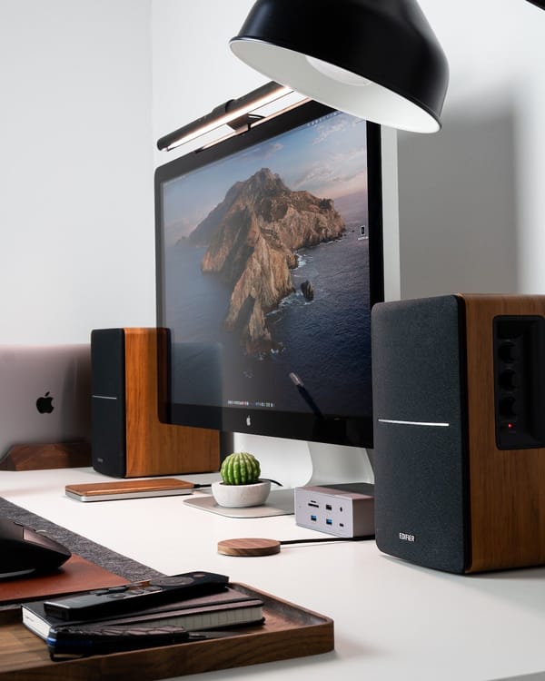 8 Apple Desk Setup Ideas