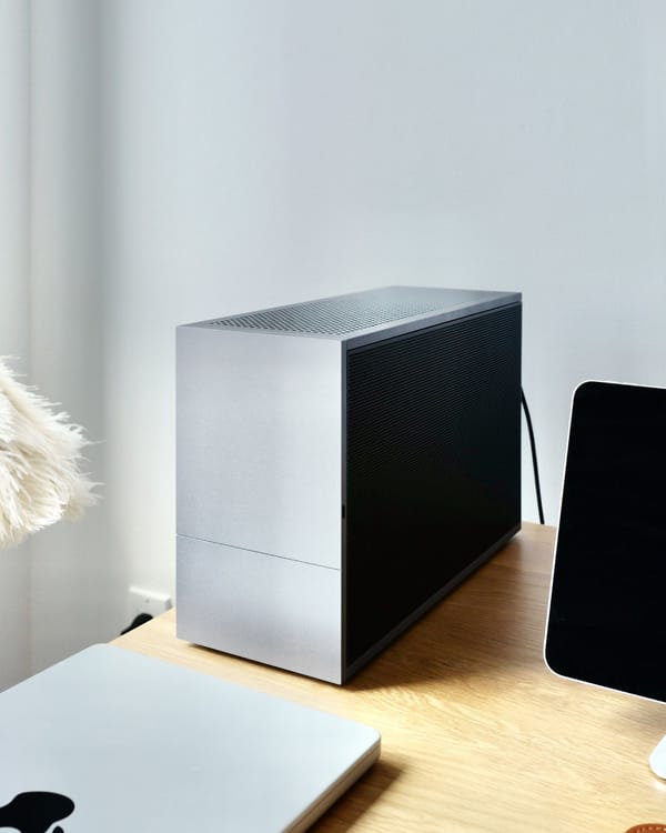 8 Apple Desk Setup Ideas