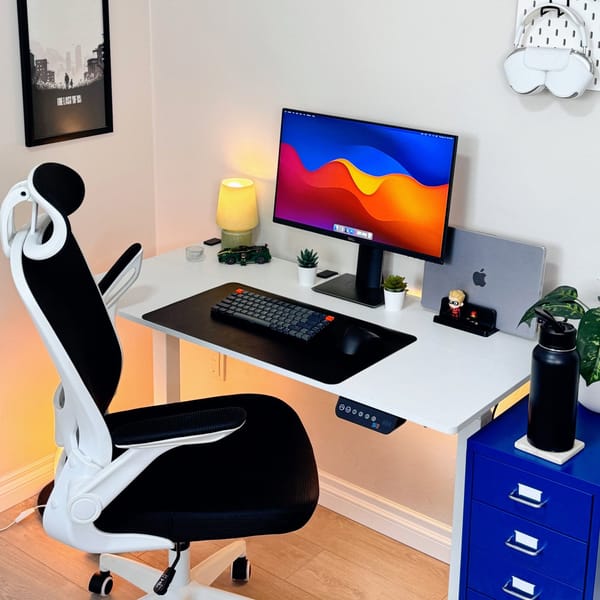 Top 24 Minimalist Desk Setup Ideas for 2024